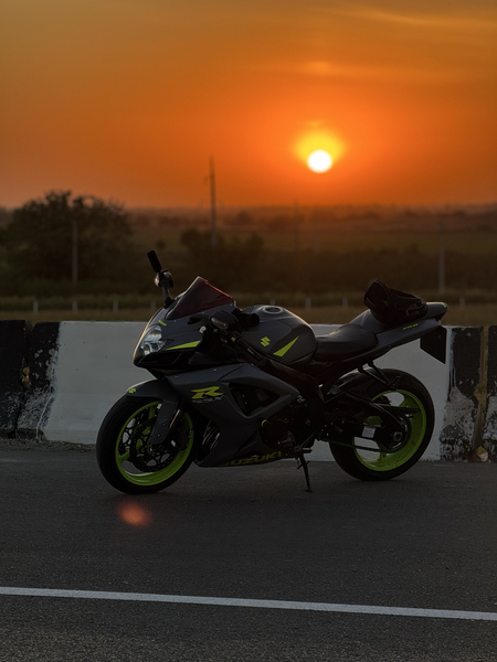Suzuki gsxr 750 k7