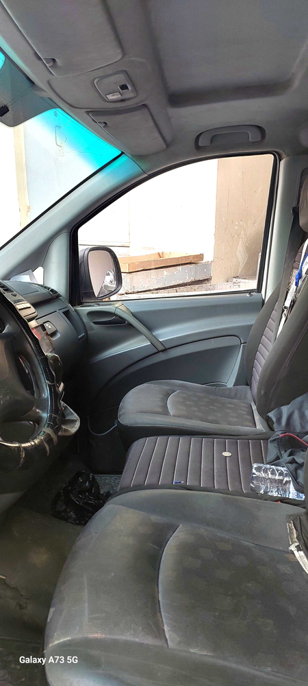 Sotiladi:
Mercedes benz vito yili 2005 
Holati yahshi harajati bor