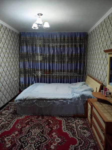 Продаётся квартиры 2/1/4 на Юнусабадском районе 11-й кв (J1828)