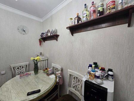 Пединститут Парк Бабура 3-комн 77-серия 1/4 70 м² ремонт тихий двор