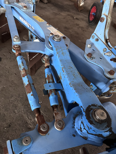 Lemken EurOpal 7 3+1 sotiladi yevropadan keldi