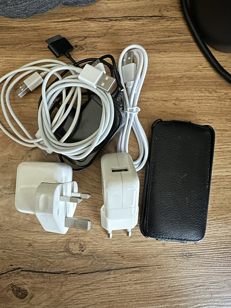 Продам все вместе iphone 3/4/5