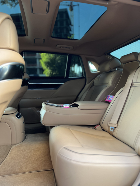 Hyundai Genesis G 90