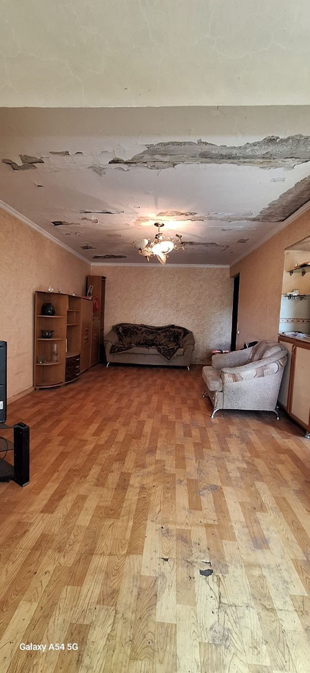 Продаётся Чиланзар 2 Ор Бассейн 3/3/4 балкон 2*4