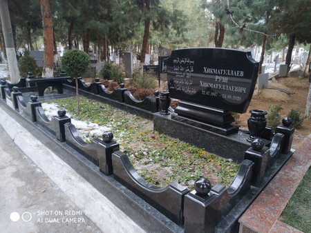 Памятники. Qabr toshlari uchun buyurmalar qabul qilamiz.