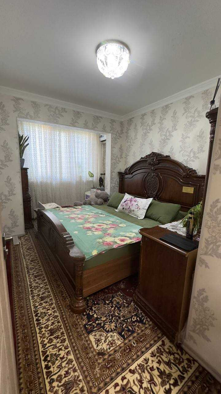 Тинчликда ажойиб 2-3 килинган квартира 4-каватда,4 каватли уй.Кирпич.