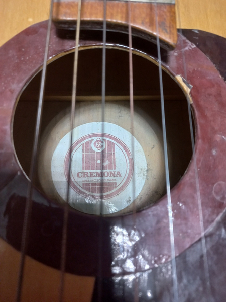 Gitara arginal yog'och Chexiyaslavakiyaniki