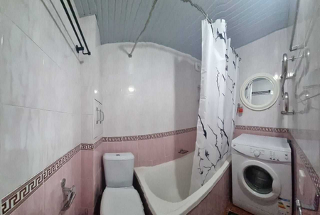 Продается квартира в Ташкенте 1/1/4 М Улугбек Буюк Ипак йули (J2834)