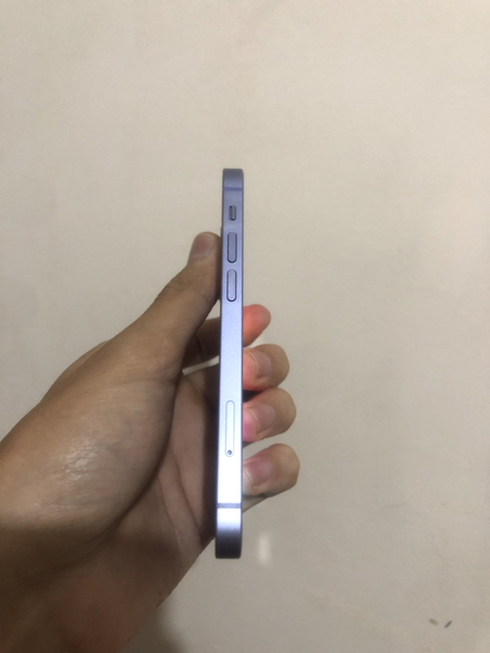 Iphone 12 mini yangide xolatda 128 gb remont bomagan umuman