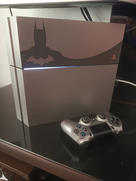 Ps4 пс4 лимитированный версия в идеальном состоянии с играми