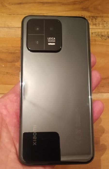 Xiaomi 13 б/у почти новая