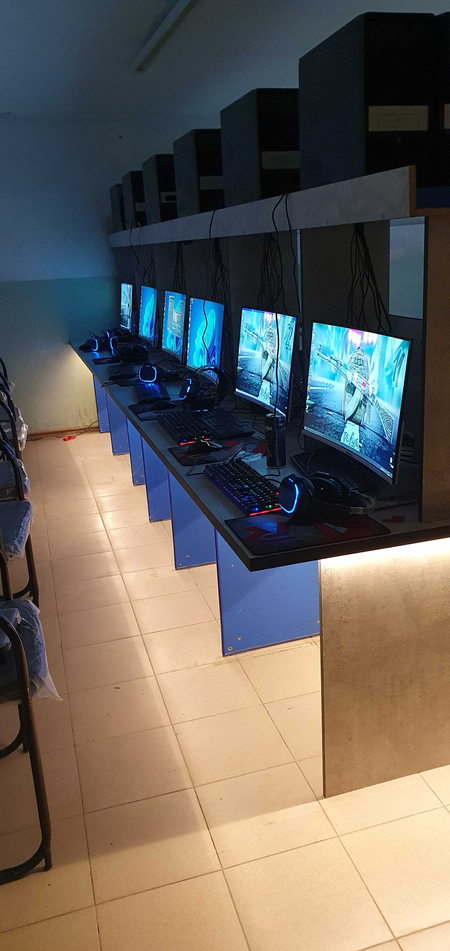 Kompyuterniy klub (Game club)