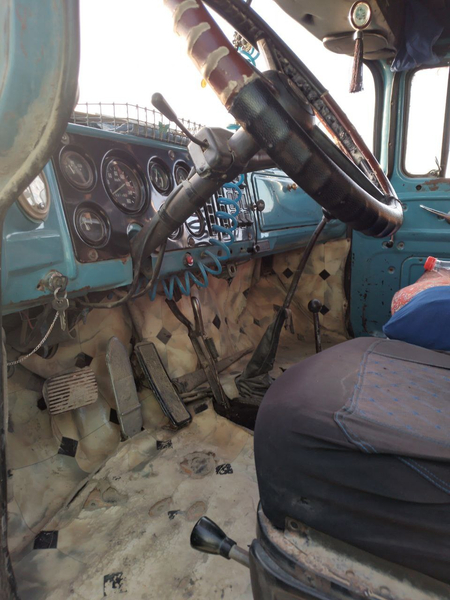 Zil 130 sotiladi MTZ mator