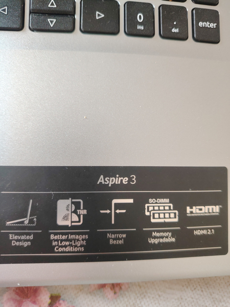 Acer aspire i5 8/256 (HOLAT 1 OY BOLGAN)