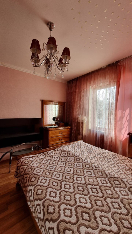 Продаётся 2/2/4 в Центре. м-в. Госпитальный 58 м2. Ойбек; Нукусская