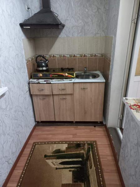 Чилонзор 20 1.2/2/4 сотилади
