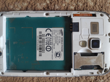 Samsung telefon sotiladi, rabochi ishlaydi,