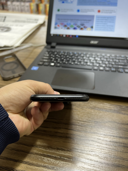 iPhone XR 128 LL/A space black