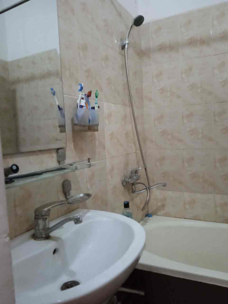 Срочно Продаётся 3  комната 3/5 этаж