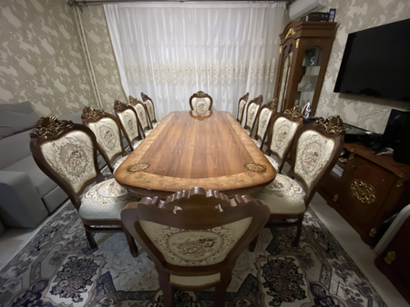 Стол и 12 стул