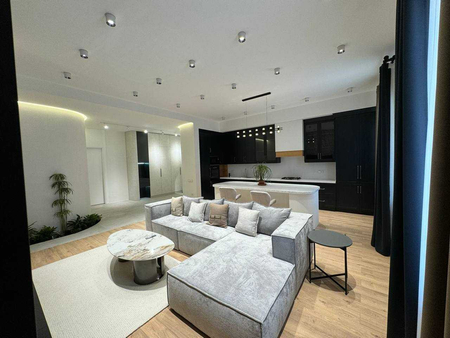 Продажа квартира в ЖК Казахстан 2х комнатная, Ц5, Амира Темура