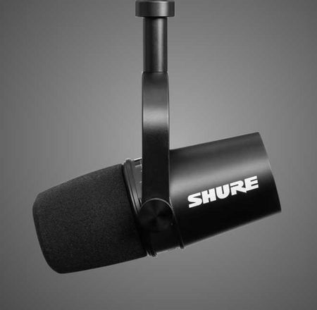 Динамический микрофон SHURE MV7 Podcast kit
