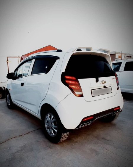 Spark sotiladi avtomat yili 2011 bahosi 7700уе