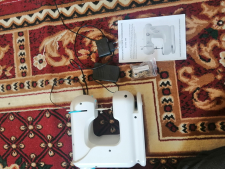 Продам мини швейную машинку