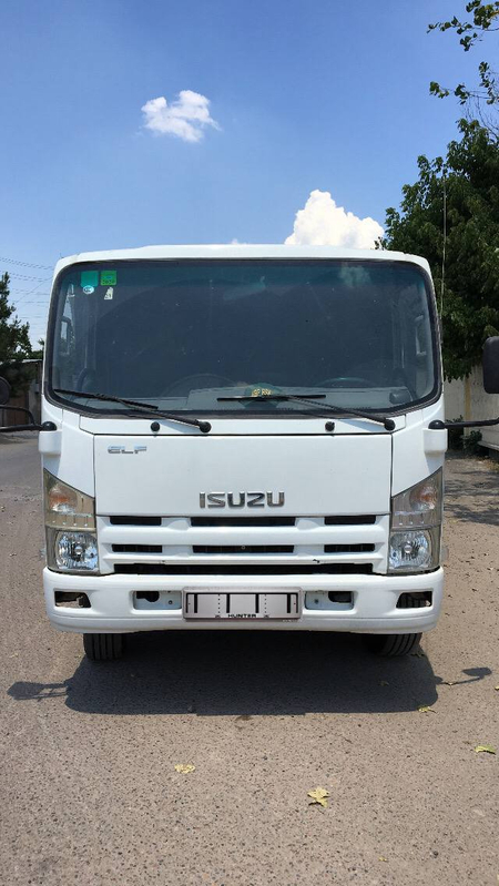 Isuzu yuk moshina