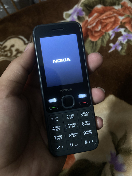 Nokia original knopka telefoni sotiladi