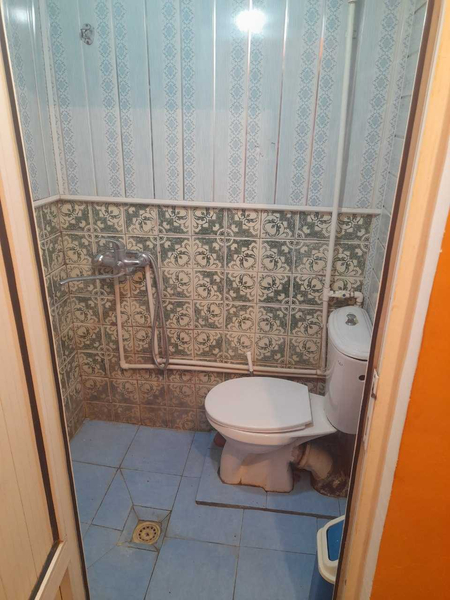 3 xonali kvartira sotiladi