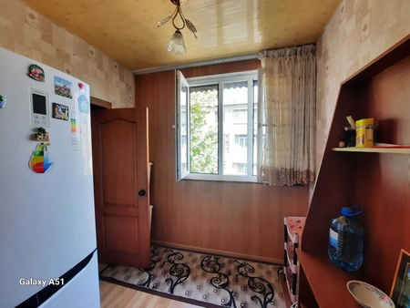 Срочно продается квартира 3/3/4 на М Улугбекском районе  (J3069)