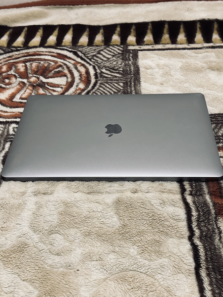 Macbook Pro 2019 16 core i9
