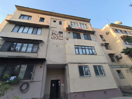 Sotiladi 4 xona kv Parkent bozori Продается 4 ком кв на Паркентском