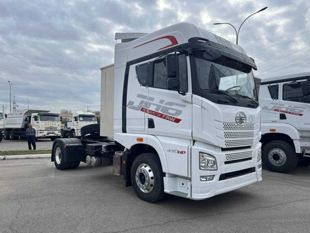 Седельный тягач FAW 4х2 CNG Метан подушка Газ