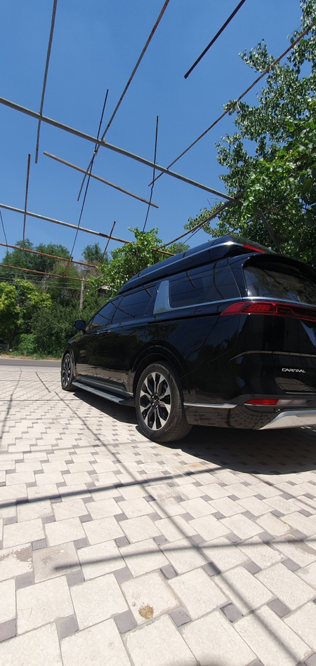 Kia karnival sotiladi