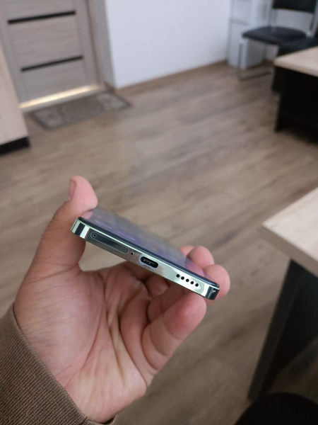 Vivo Y100 Green.