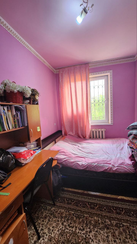 Срочно продаю 4 комнотная квартира Чиланзарский район 11 квартал