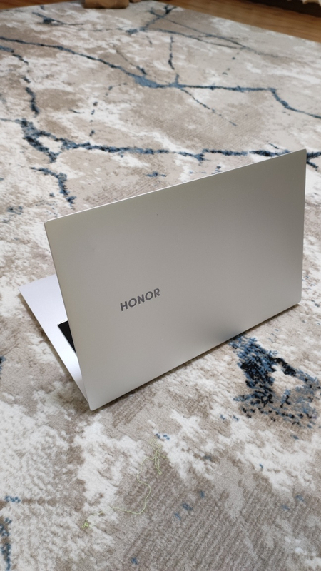 HONOR MagicBook Pro