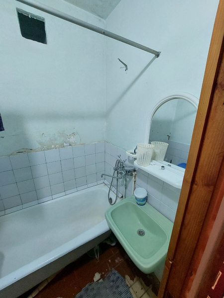 Продаётся в М.Улугбекском р-не 1/5/5 А.Югнакий ТТЗ Балкон 2Х6 41.500уе