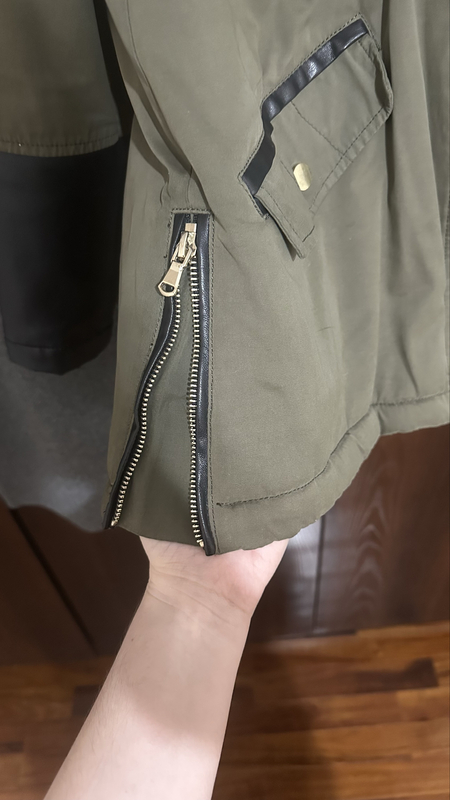 Продается парка Stradivarius