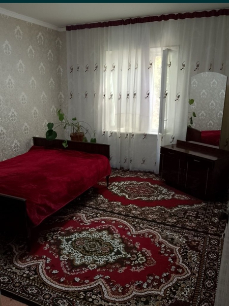 Карши. Марка атрофидан. 3хон., 1кав. Квартира сотилади