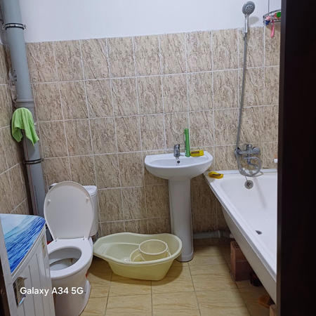 Uy sotiladi 2 xonali ohangaronda