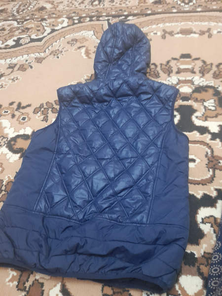 продаётся безрукавка