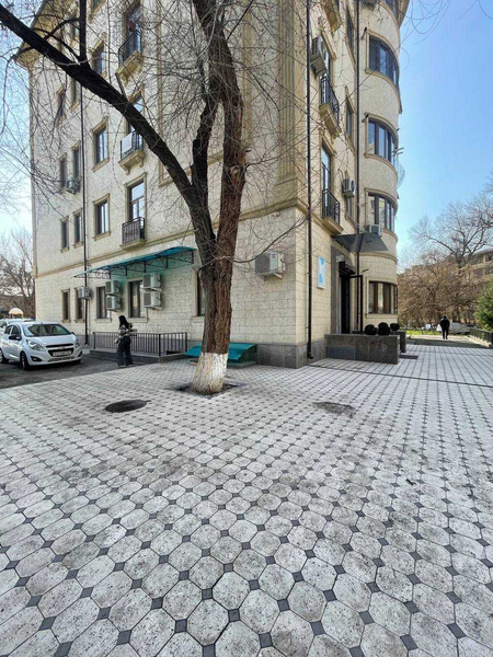 Сдаю подвальный этаж 225м2 без ремонта метро БИЙ, вторая линия