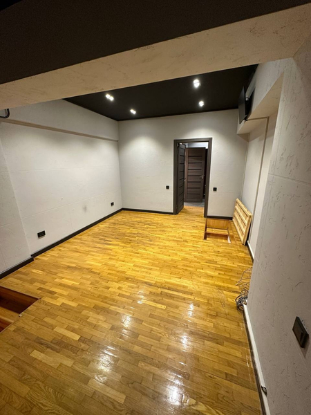 Готовый офис. Первая линия вдоль дороги. ЦУМ Ц-7 Площадь: 80 м²