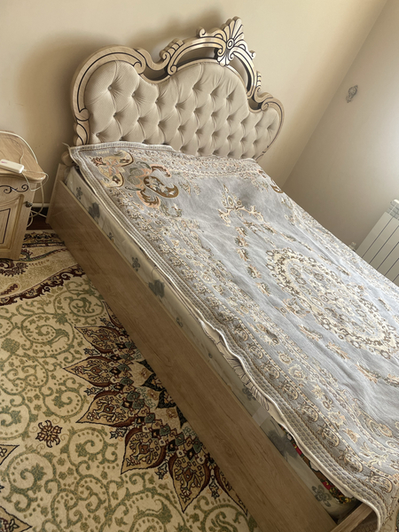 Divan dux spalni
