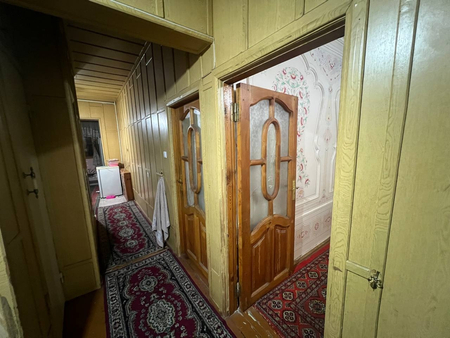 Себзор 21 дом 3 хона 1 этаж квартира сотилади Срочна