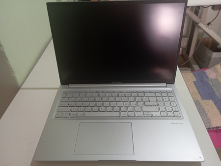 Noutbook Sotiladi Asus vivobook 750$