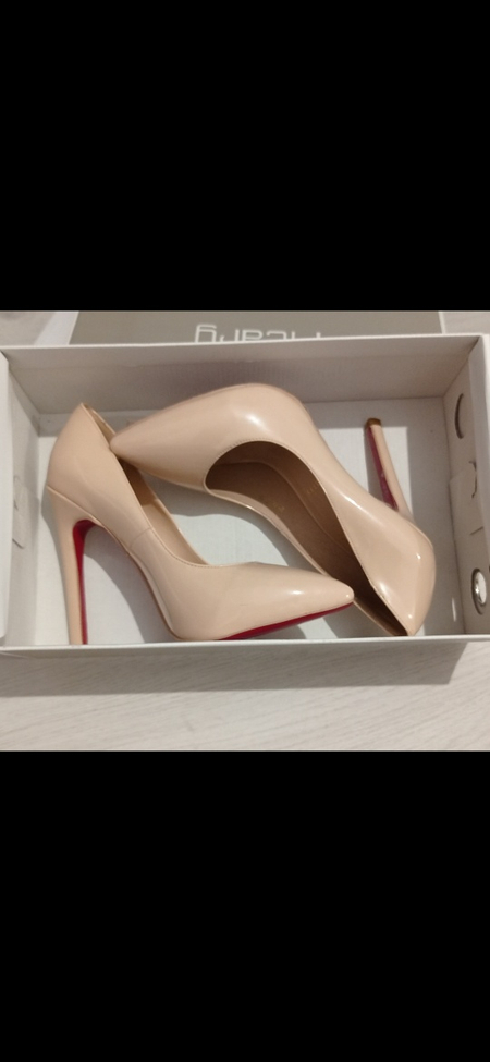 Louboutin из натуральной кожи. Новые! 35р